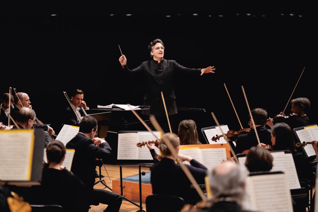 Assistant Conductor position and Conducting workshop - Luzerner ...